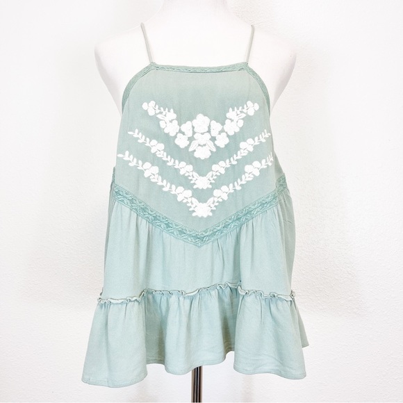 in loom | Tops | In Loom Mint Green Sleeveless Halter Top Lace Trim ...